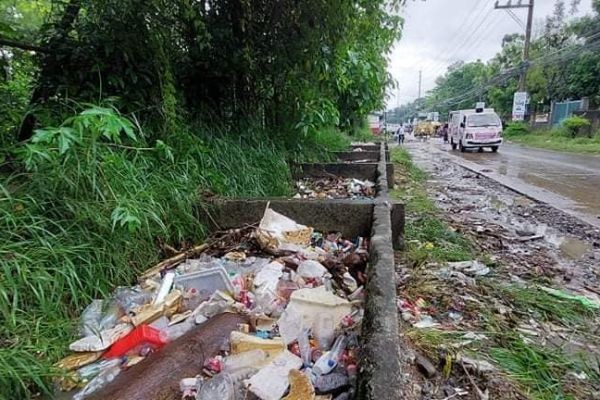 Basura, gitumbok nga hinungdan sa baha, sumala sa usa ka konsehal ... Basura, gitumbok nga hinungdan sa baha, sumala sa usa ka konsehal ...