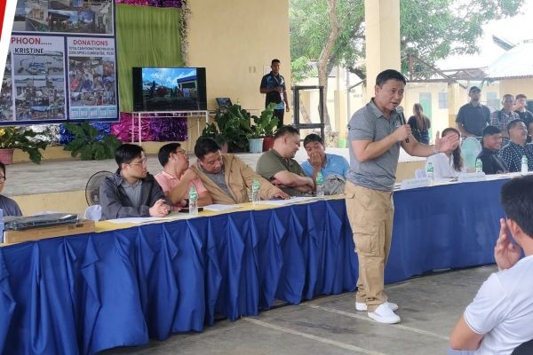DepEd Secretary Angara, binisita ang ilang paaralan sa Camarines Sur ...