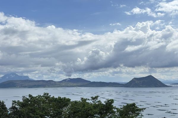 Pagtaas ng seismic energy sa Taal Volcano, na-monitor ng PHIVOLCS | BRIGADA BALITA