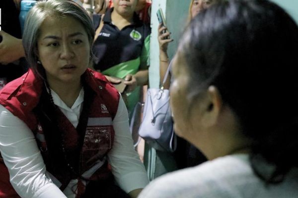 Pamilya ng viral na sampaguita girl, pinag-aaralan pa kung kakasuhan ang sekyu na sumira sa ...