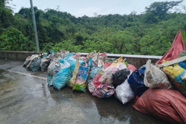 Nasa 3 truck ng basura, nakolekta ng DENR sa malawakang clean-up drive ...