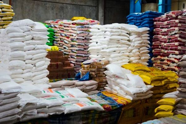 Bodega ng bigas na pinaniniwalaang sangkot sa economic sabotage, ni ...