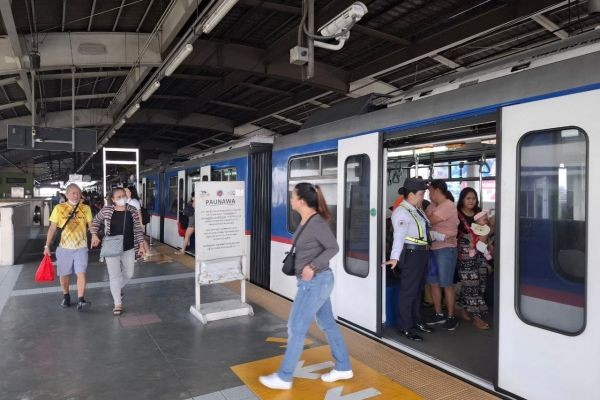 MRT, LRT operating hours, posibleng palawigin | BRIGADA BALITA