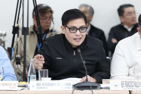 Mga Pilipinong nagpapakalat ng pro-China propaganda, dapat sampahan ng kasong kriminal ...