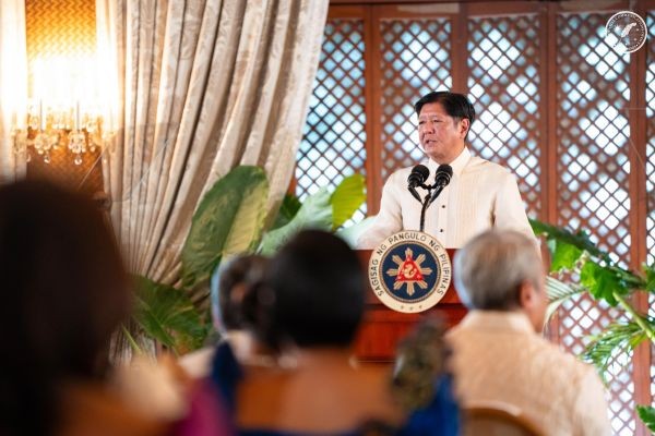 Pangulong Marcos, hinimok ang mga Pilipino na huwag kalimutan ang ...