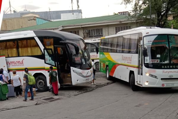 lang bus company sa Goa Integrated Terminal, punuan pa; Raymond Bus ...