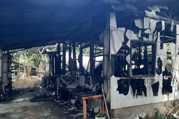 Sunog, sumiklab sa isang bahay sa Mulanay, Quezon | BRIGADA BALITA