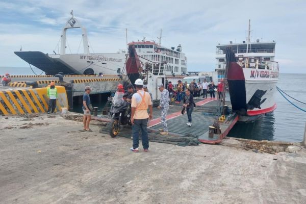 Pampasaherong barko at isang fishing banca, nagsalpukan sa tapat ng ...