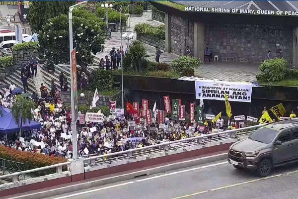 Iba't ibang grupo, nagkilos-protesta sa EDSA Shrine laban sa ...