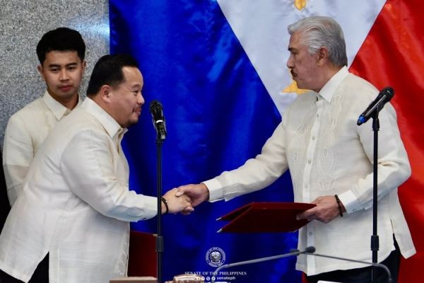 Ex-House SecGen Dong Mendoza, bagong Senate Secretary; Rene Samonte ...