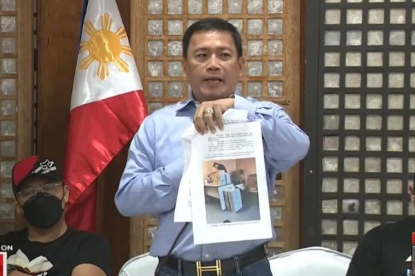 Signed affidavit ng 18 ex-marines laban sa ilang opisyal ng gobyerno ...