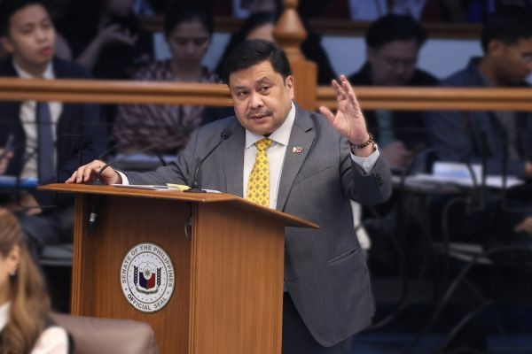 Sen. Jinggoy Estrada, pinababasura ang kasong plunder | BRIGADA BALITA