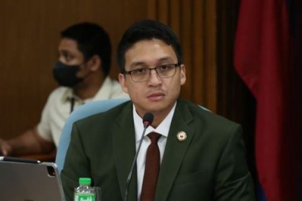 AICS Bill, hindi umano hinarang ng Kamara dahil sa anti-epal provision ...